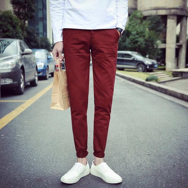 酒红色裤子搭配 成熟女性的穿搭风格-齐鲁晚报网